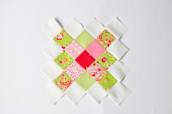 Round Robin Quilt Block - Simple Simon and Company