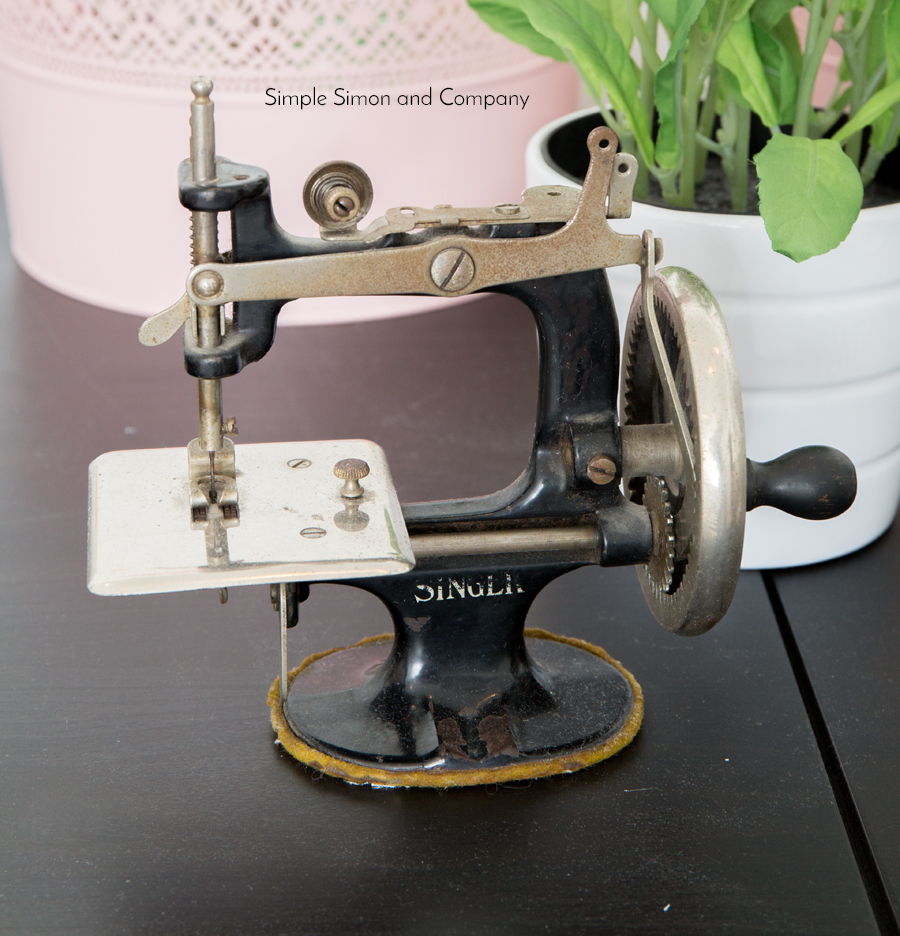 Elizabeth's Sewing Room - Simple Simon and Company