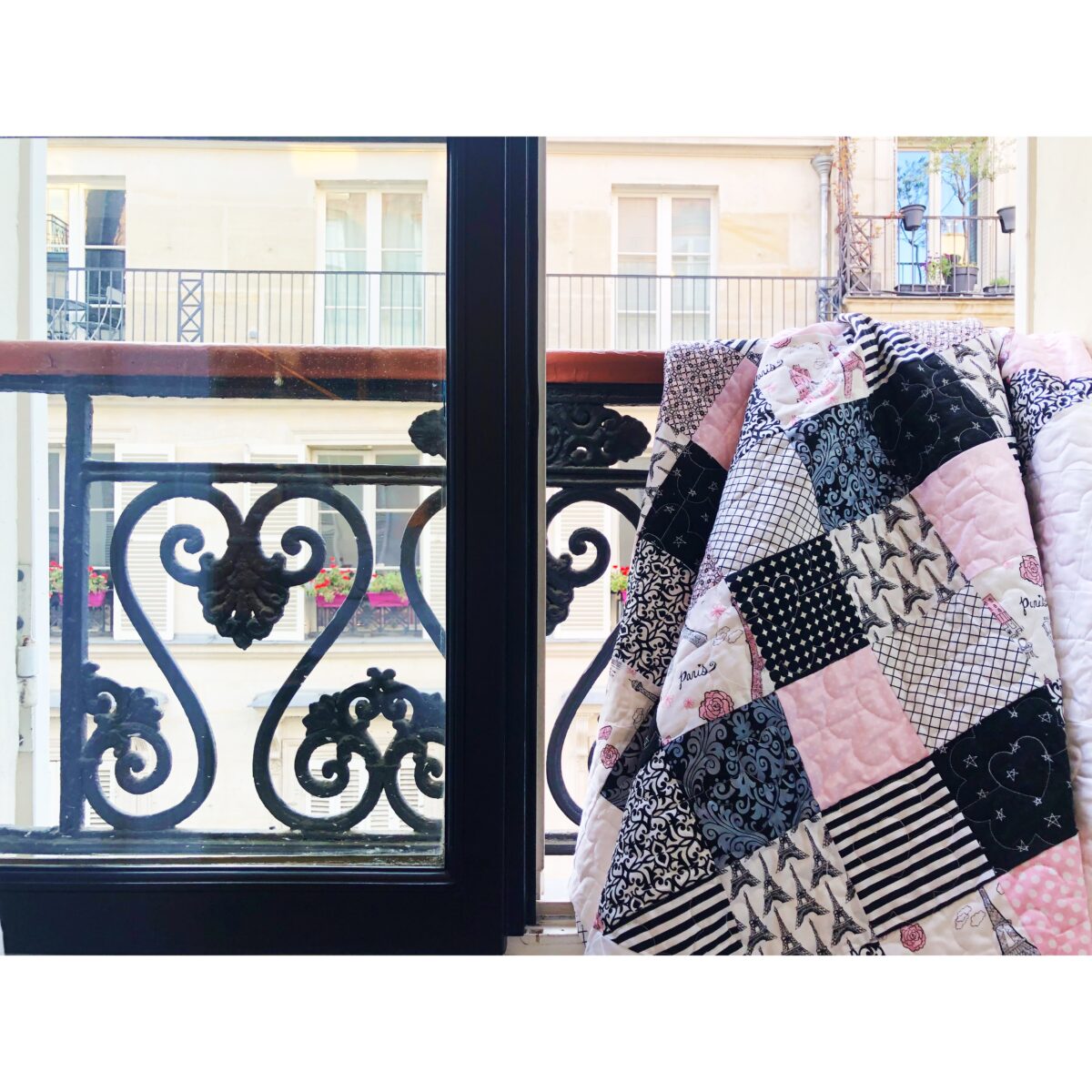 Ruth Loves Paris Quilt Pattern - Simple Simon and Company